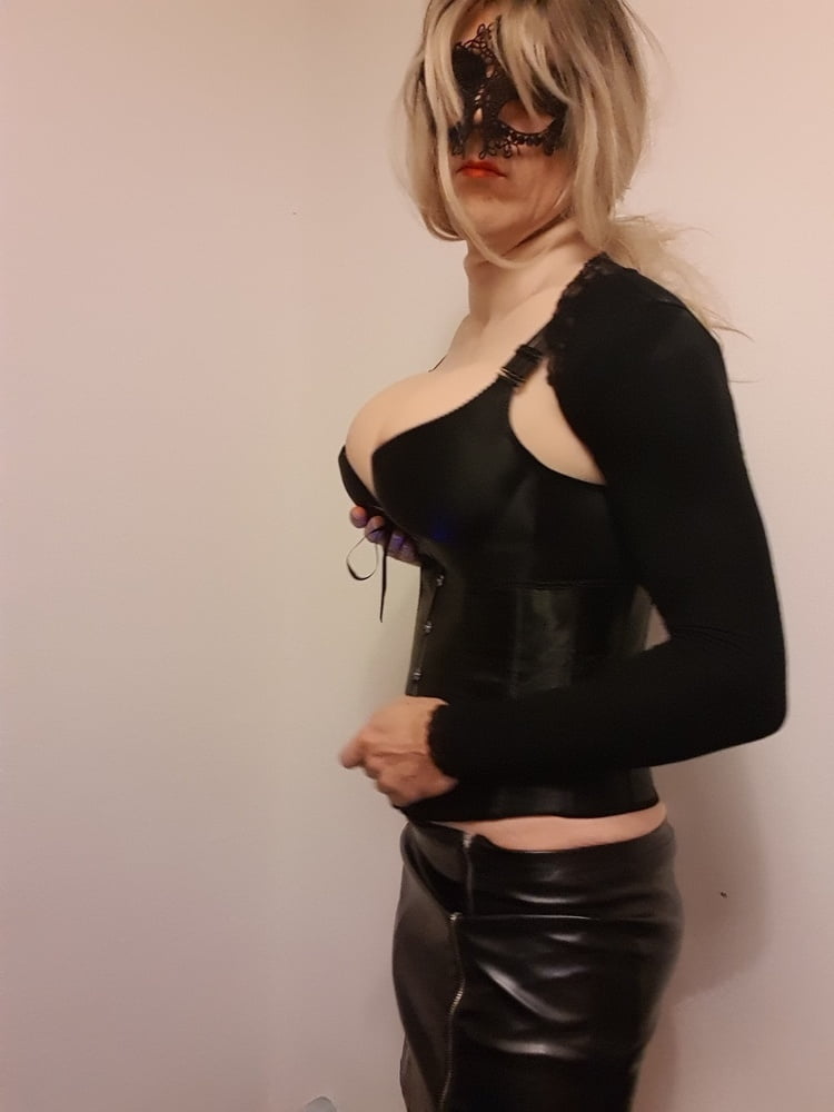 Sexy Blonde Trans Big Tits Leather Skirt 15 Pics Xhamster 0281