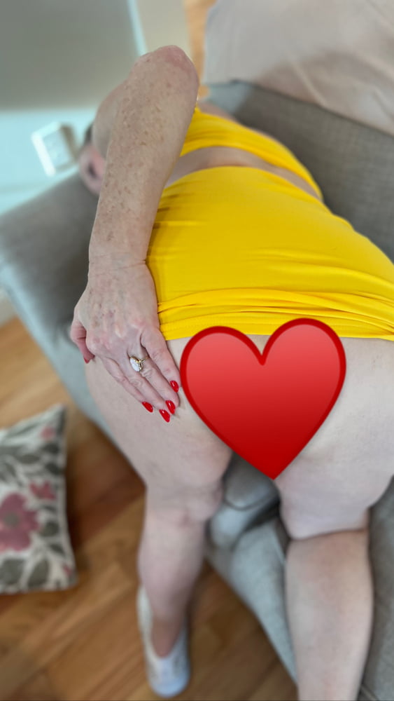 65 Year Old Stepmom Danielle Dubonnet In Yellow Skirt 5 Pics Xhamster