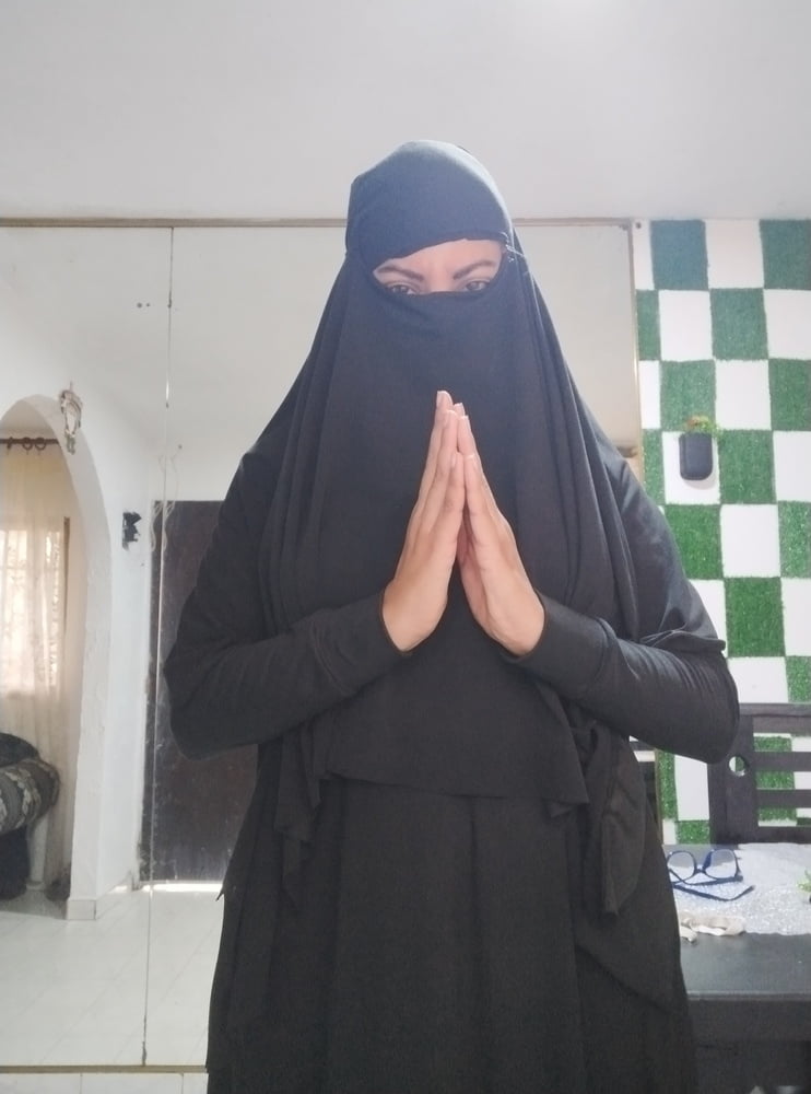 Amateur Milf Arab In Niqab Gone Wild Showing Big Tits Pussy 7 Pics Xhamster